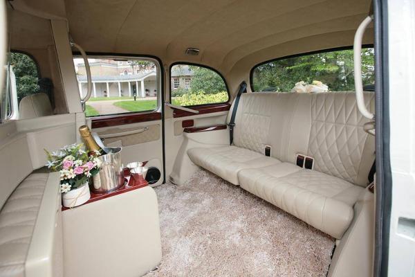 White London Taxi Hire - Classic London Taxi Hire - Book Now