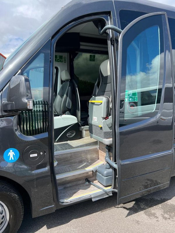 LUXURY MINI BUS HIRE - 16 SEATER MINI BUS HIRE - CHAUFFEUR